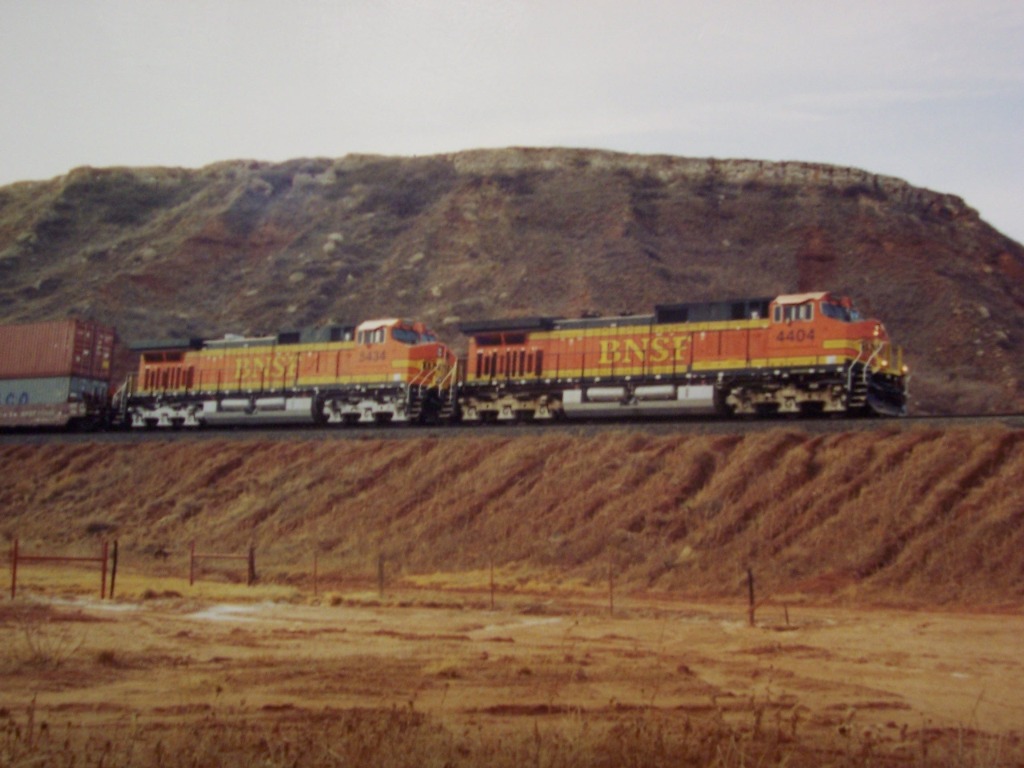 BNSF 4404
